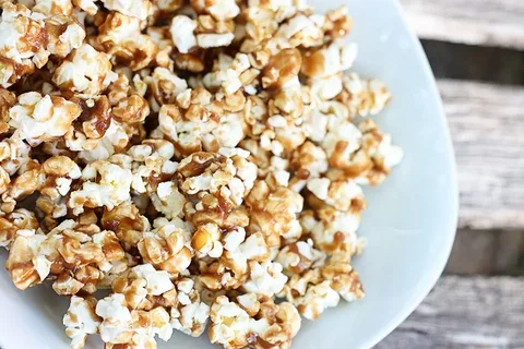 Rețeta Popcorn cu scorțișoară și zahăr brun - Retete.md